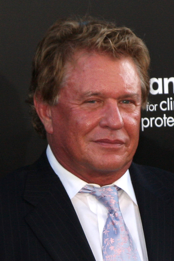 Actor Tom Berenger Suing South Carolina Lawyer