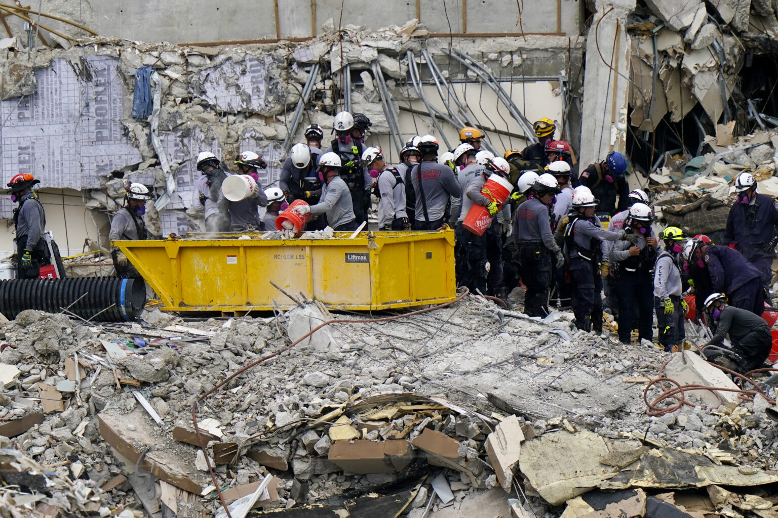 Death Toll Climbs to 11 in Florida Condo Collapse, 150 Missing