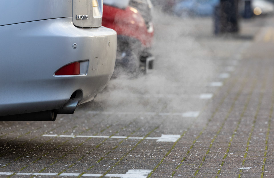 EU Carmakers Warn Combustion Engine Ban Is No Longer Feasible