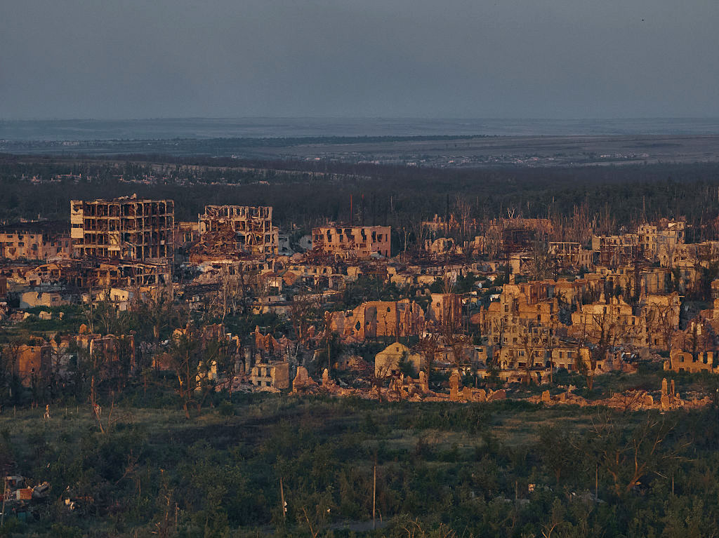 US and Europe See Putin Reining in Russia’s Unruly Hybrid War