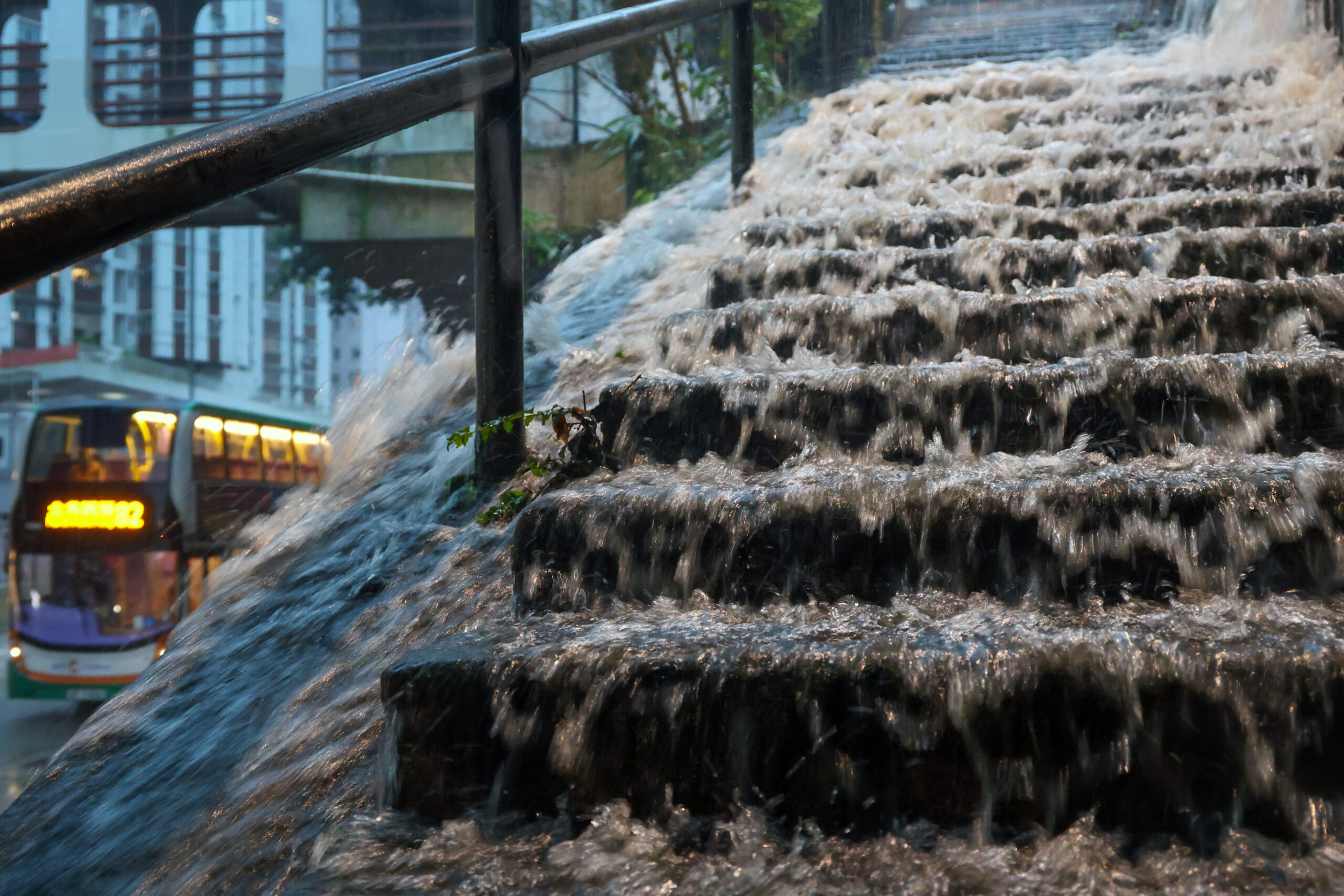 Hong Kong Sets Rainfall Record, Hundreds of Flights Delayed or Canceled